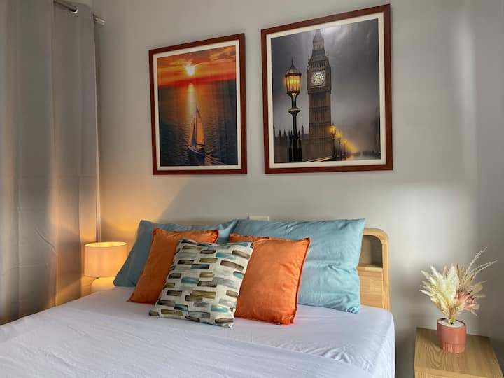 City Center 1br Condo W/ Pool & View Balcony Gym - Lapu-Lapu City