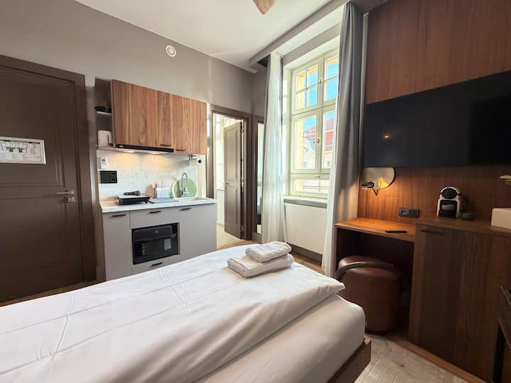 Amaroo "The Regia" - Single Studio - Potsdam