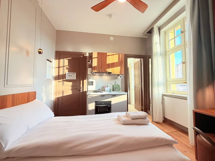 Amaroo "The Regia" - Single Studio - Potsdam