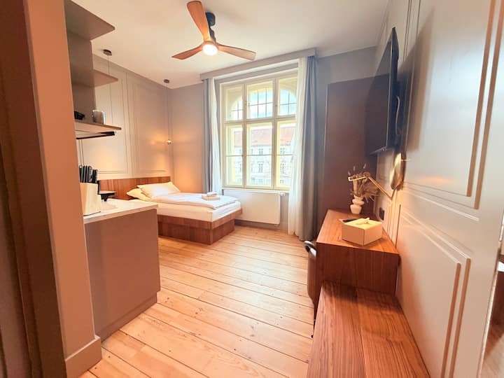 Accessible Studio • Lift • Central - Potsdam