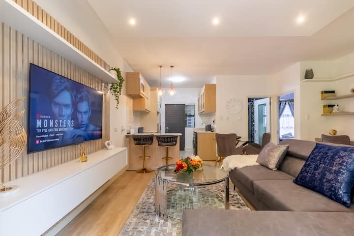 Executive Escape In Sandton By Hostnest - Midrand