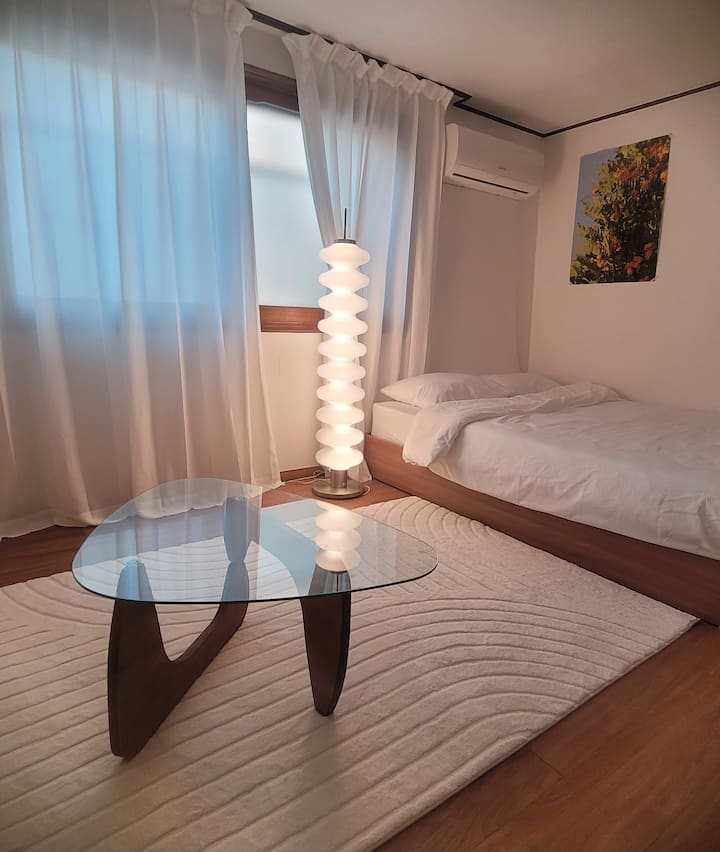 무료주차)코엑스 강남역8분/언주역 도보2분,역삼역 도보5분/성수건대/압구정/12시퇴실 - Seoul