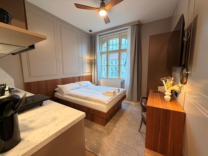 Amaroo "The Regia" - Studio With Queensize-bed - Potsdam