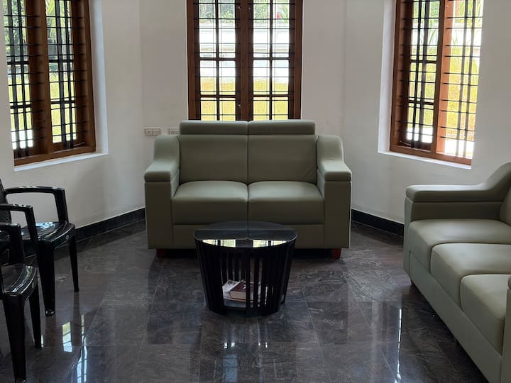 The Blue Bells |Spacious 3bhk Traditional Ac House - Pala