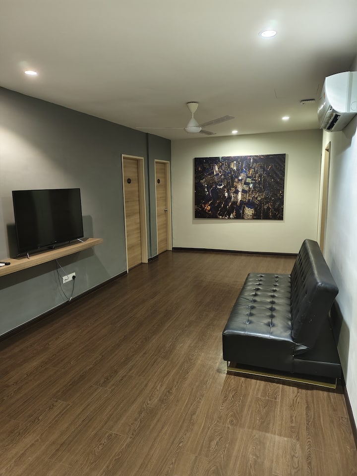 4 Bedroom Apartment Near Attractions - Pengerang