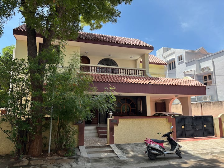 Rajarathnam Guest House - Madurai