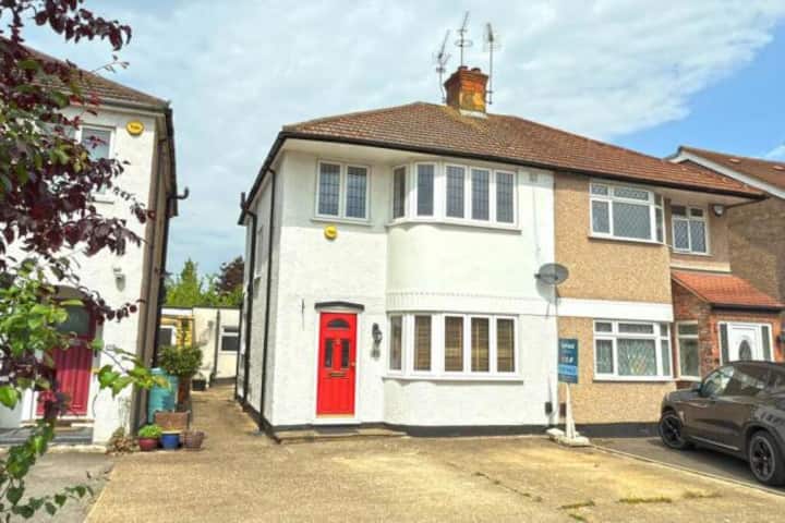 Spacious Garden Annex (2 Bedrooms, Living, Kitchen - Saint Albans
