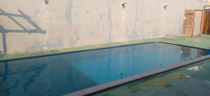 Acomodações Para Até 15 Pessoas. - Esmeraldas