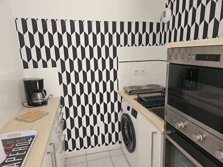 Appartement Lumineux Avec Terrasse Proche Centre - Salies-de-Béarn