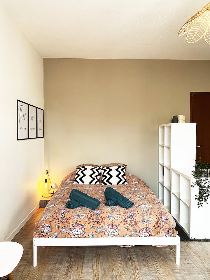 Studio Centre + Parking | 25 Min Puy Du Fou - Cholet