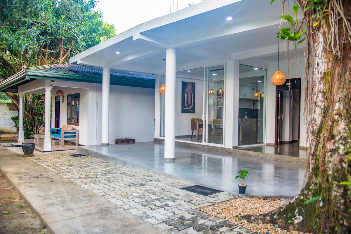 Villa 13 Hikkaduwa - Houses for Rent in Gonapinuwala, Southern Province ...
