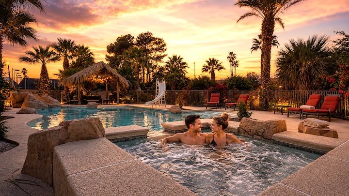 Ultimate Group Getaway W/pool, Spa, Mini Golf&hoop - Las Vegas