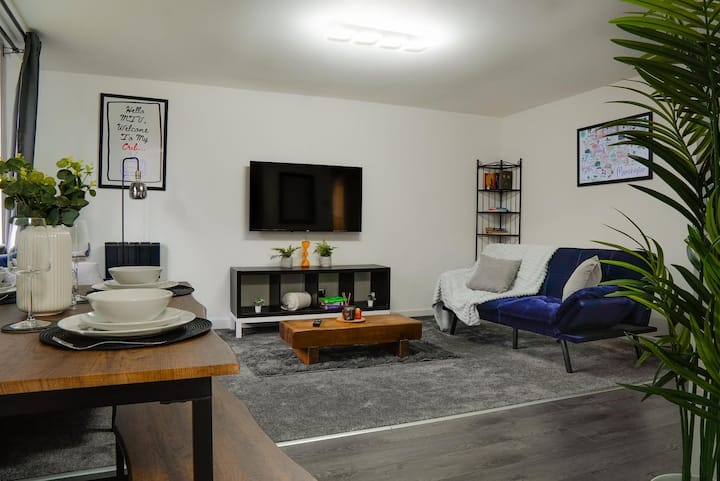 Modern 2 Br W/parking +Sleeps 6, Near City Centre - Manchester