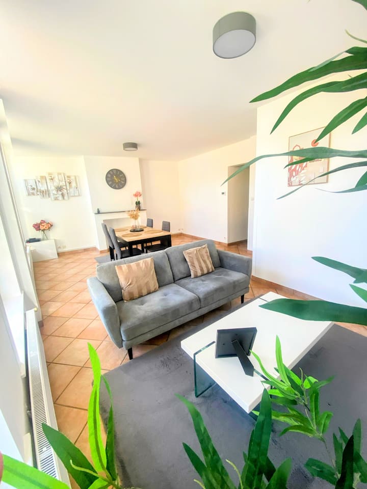 *Le Central 75* Hyper Centre - Parking - Bergues