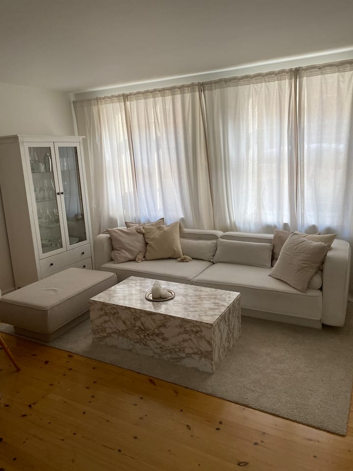 Hyggelig 2-værelse Lejlighed I Trøjborg Centrum. - Aarhus