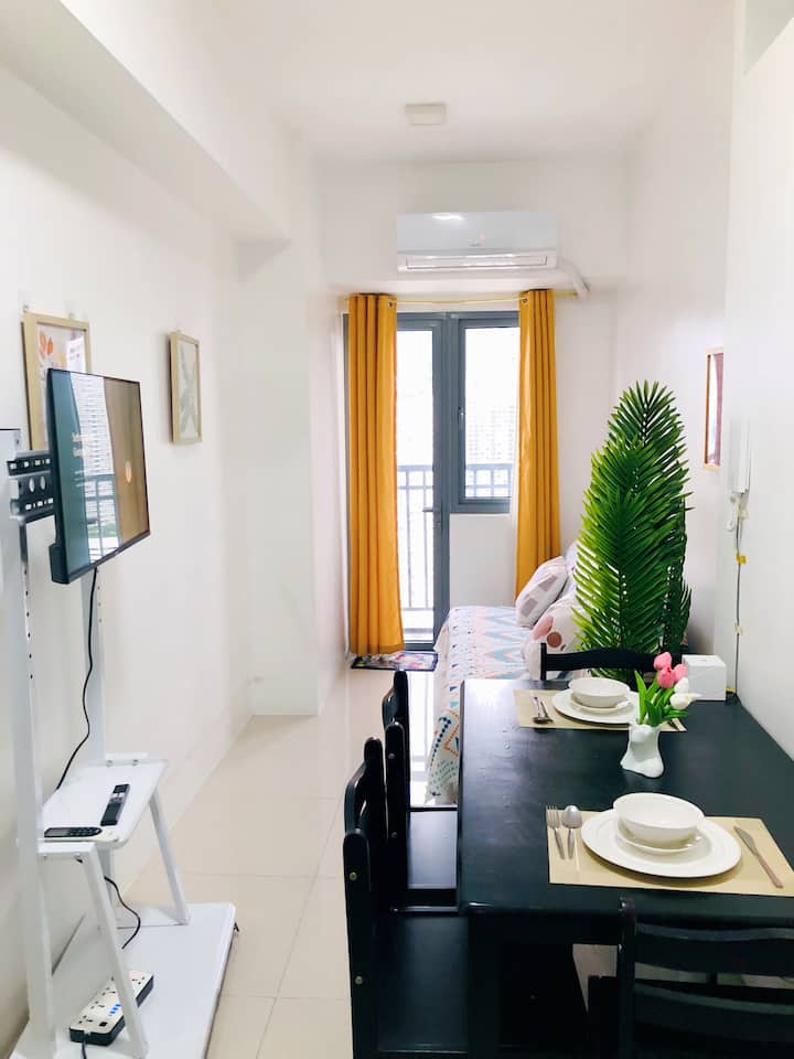 Cloud 9 Living | High-floor 1br In Fame Tower1 - Pasig