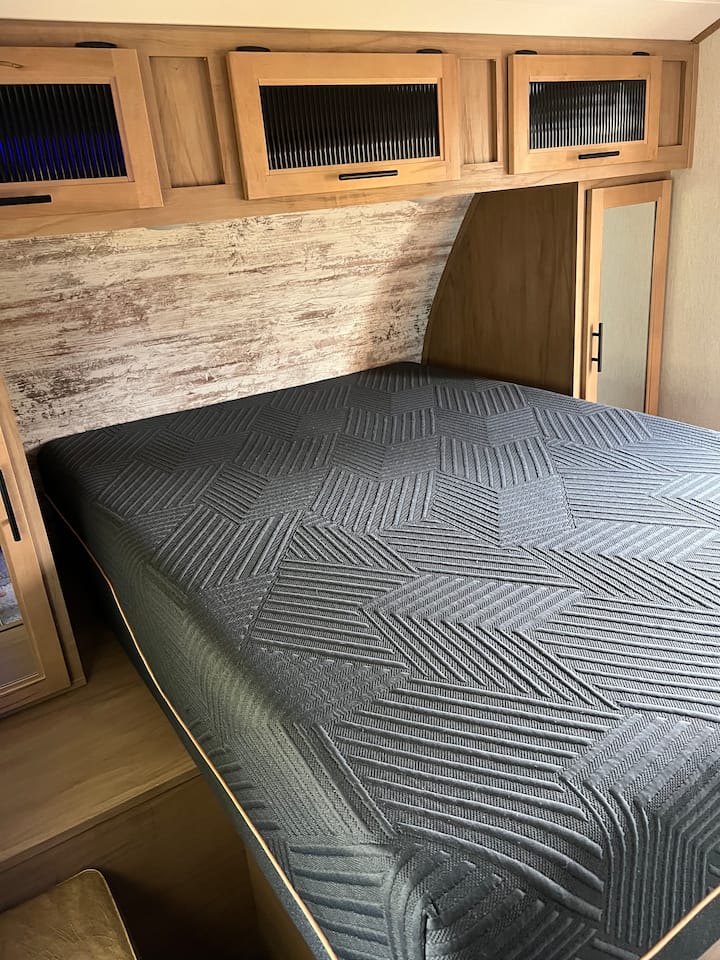 38 Foot 2023 Cherokee Rv All Set Up, W/ Yard. - Butte, MT