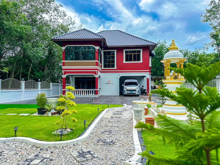 Vanis Pool Villa Hatyai - Thailand