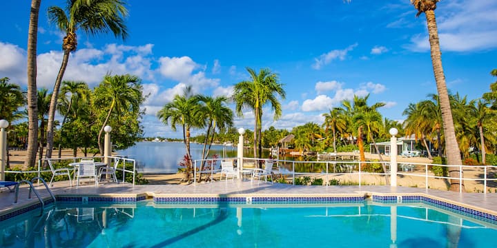 Waterfront Island House, Rum Point, Kayaks, Bikes! - Cayman Islands