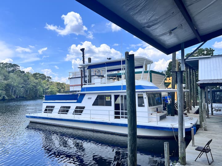 House Boat - Tickfaw State Park, Springfield