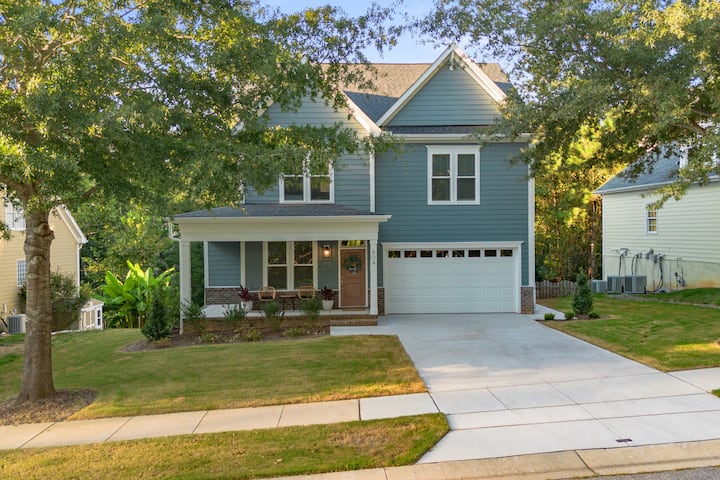 Luxury New Built| Grand Wake Forest Retreat - Wake Forest, NC