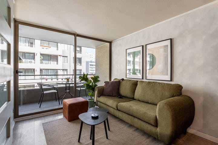 Moderno Y Elegante Depto. Con Balcón En El Centro - Santiago, Chile