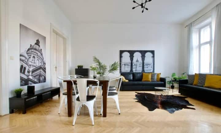 Budget Apartment By Hi5 - King Str. - For Groups - Budapest