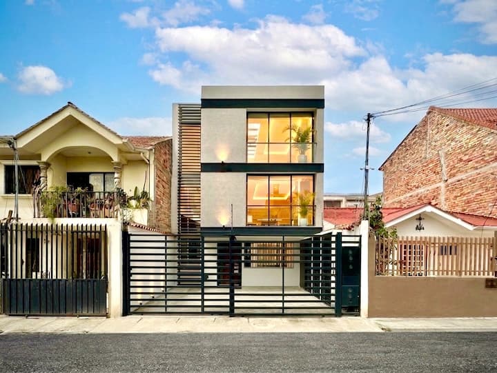 3br + Garage | Families & Groups | Balcony & Wifi - Cuenca