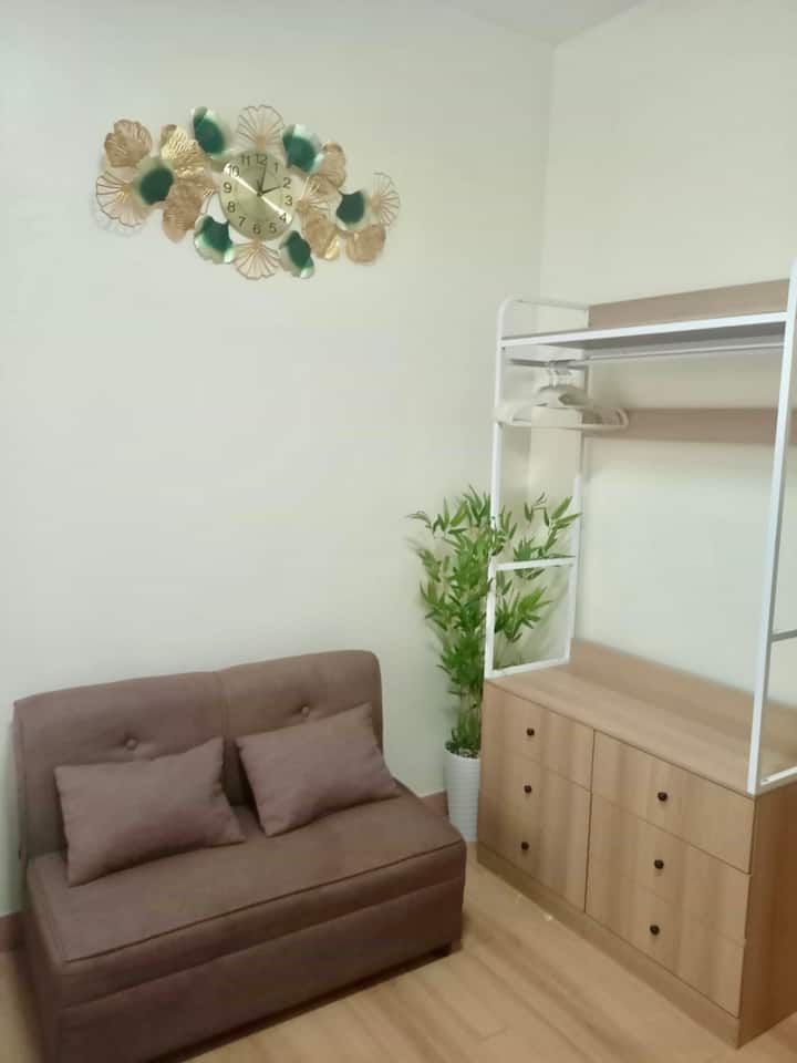Cozy Elegant Home/condo With Fast Fiber Internet - Quezon City