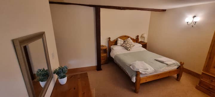 Brynderwen Barn B&b Downstairs Room - Hay-on-Wye