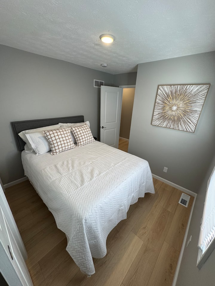 Boiler Pad- 2 Bdrm In The Heart Of Purdue Campus! - West Lafayette, IN