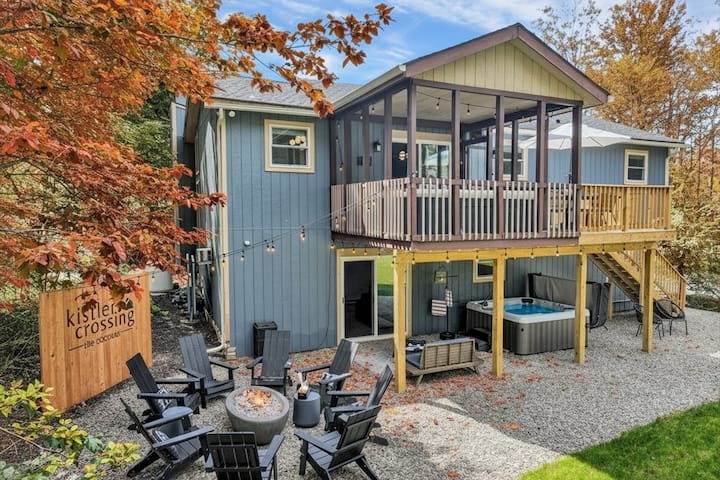 Private Pocono Retreat | Hot Tub Sauna Fir - Pocono Pines, PA