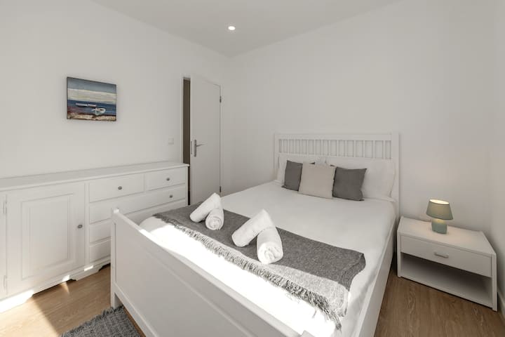 Sea Wave – Just 6 Minutes Walk To The Beach - Nazaré