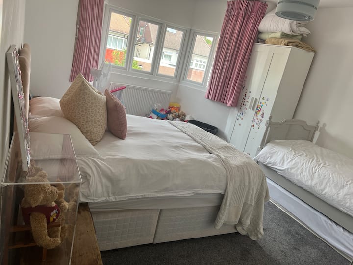 Kosher House In Hendon Nw4 - Cockfosters