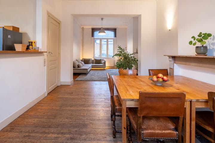 Maison Typique Et Charmante à Saint-gilles - Brussels