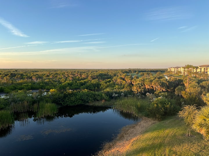 Private 2br/2ba Top Floor Condo - Punta Gorda, FL