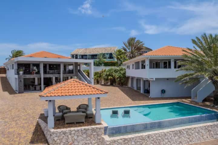 Villa Marina Bay View *Jan Sofat - Curaçao
