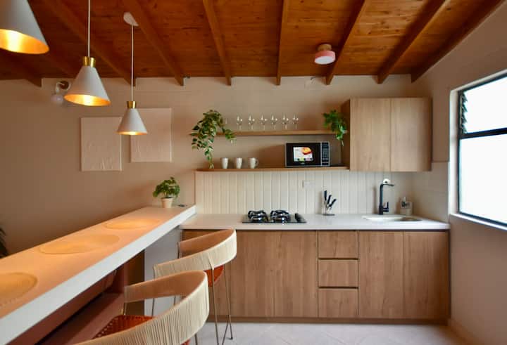 Laureles Lodge With Jacuzzi & Space For All - Medellín