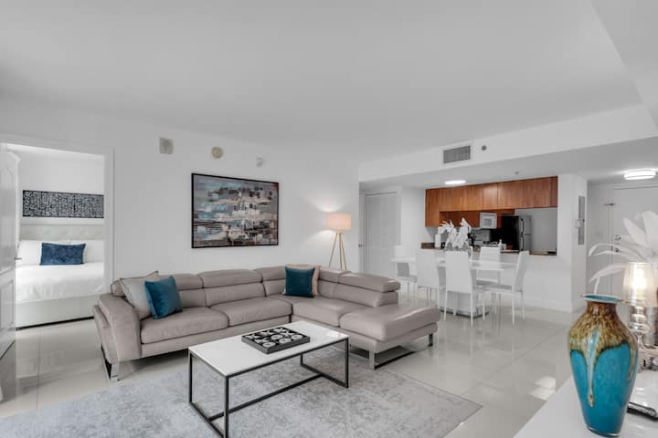Upscale 2br - Ocean & City Views+free Parking - Miami, FL