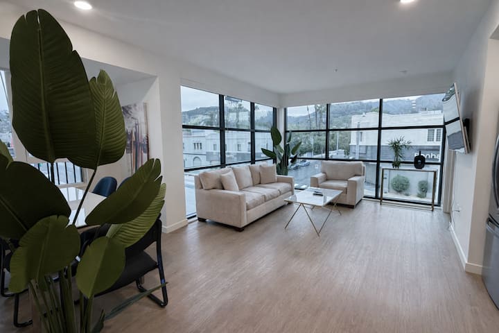Modern Corner Unit With & Prime City Views - West Hollywood, CA