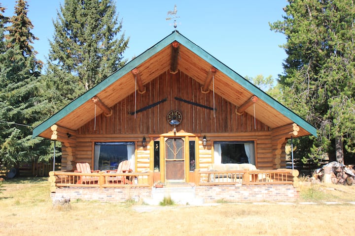 The Highway Hideout - British Columbia