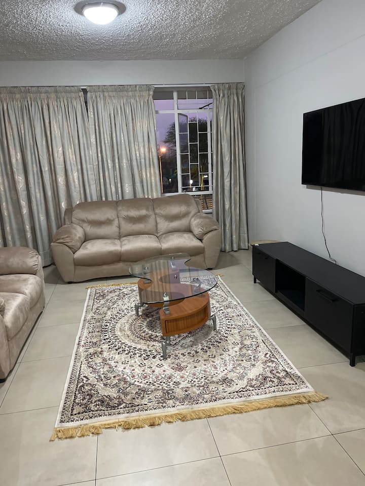Modern And Cozy Apartment In Menlo Park - 프레토리아