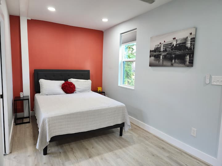 Htown Hub Guest Suite - Houston, TX