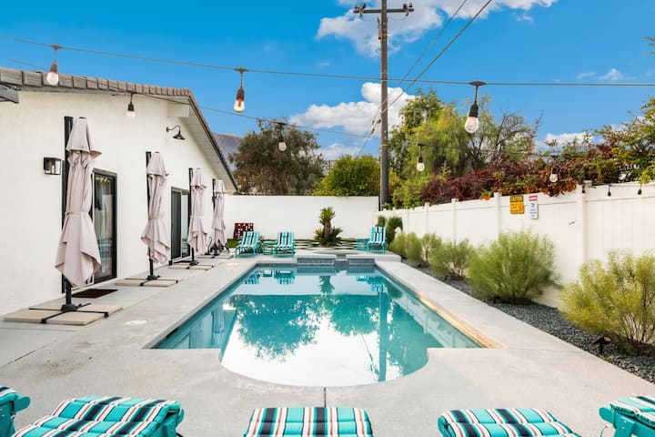 Mermaid House | Cool Pool Retreat In Palm Springs - Palm Springs, CA
