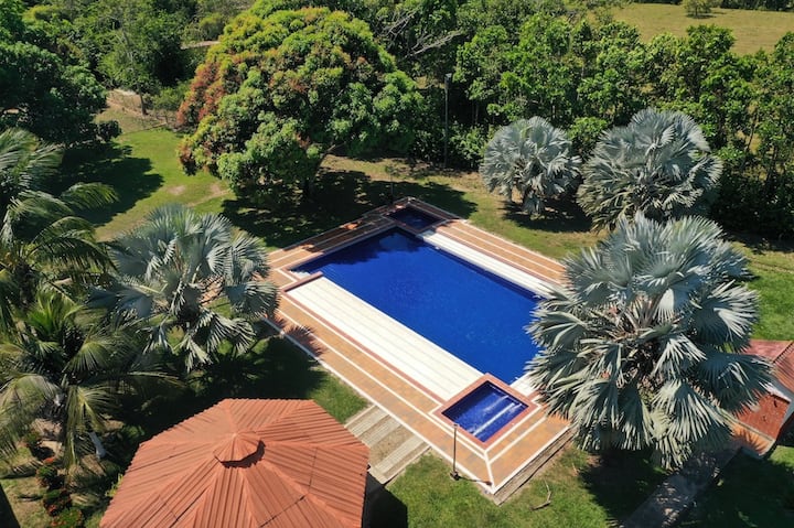 Finca Privada Con Piscina, Bar Y Canchas (Grupos) - Puerto López