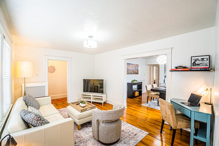 3 Bedroom Apartment Close To Everything - Belmont, MA