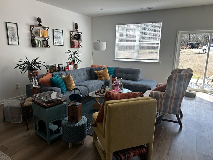Modern Cozy Stay Near Atlanta • 30 Min - McDonough, GA