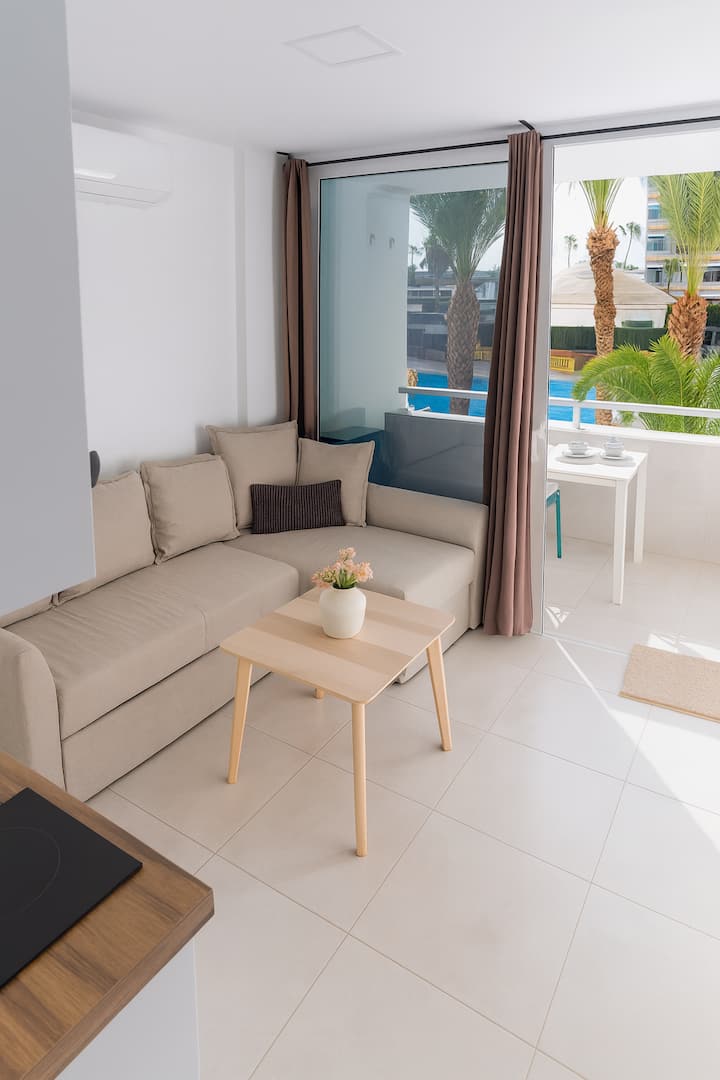 Pool View • Balcony • 5 Min To Yumbo • Near Beach - Gran Canaria