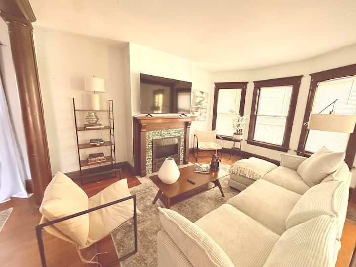 W5 Nice Room Downtown - Buffalo, NY