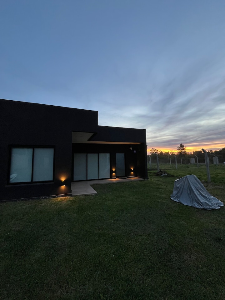 Casa Quinta Minimal Black House - Baradero